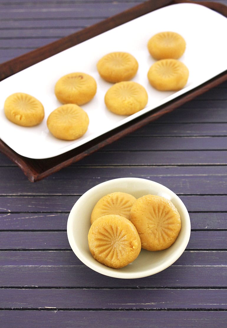 Peda Recipe (Doodh Peda / Milk Peda) - Spice Up The Curry