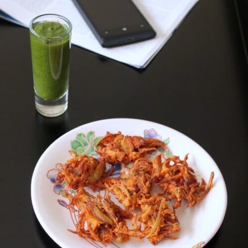 Onion Pakoda (Kanda Bhaji) - Spice Up The Curry