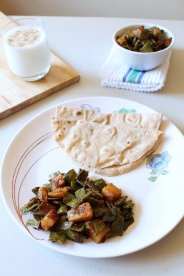 Sem Aloo Ki Sabzi (Surti Papdi Recipe) - Spice Up The Curry