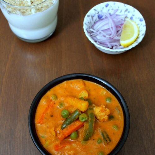 Veg Makhanwala (Vegetable Makhani) - Spice Up The Curry