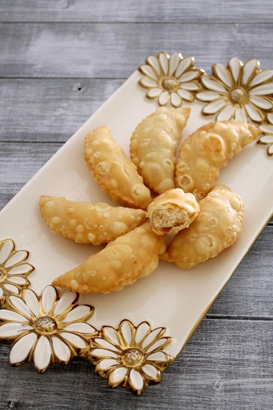 Karanji Recipe (How to make Karanji recipe) Maharashtrian Karanji