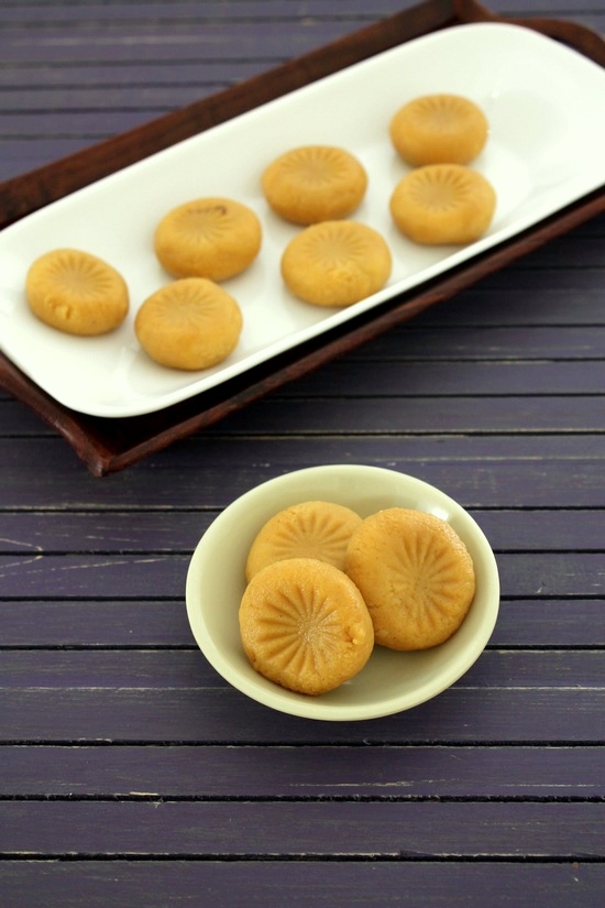 Peda Recipe (Doodh Peda / Milk Peda) - Spice Up The Curry