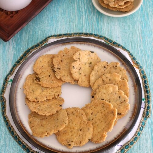 Methi Mathri - Spice Up The Curry