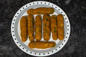 Frankie Recipe (Bombay Veg Frankie Roll) - Spice Up The Curry