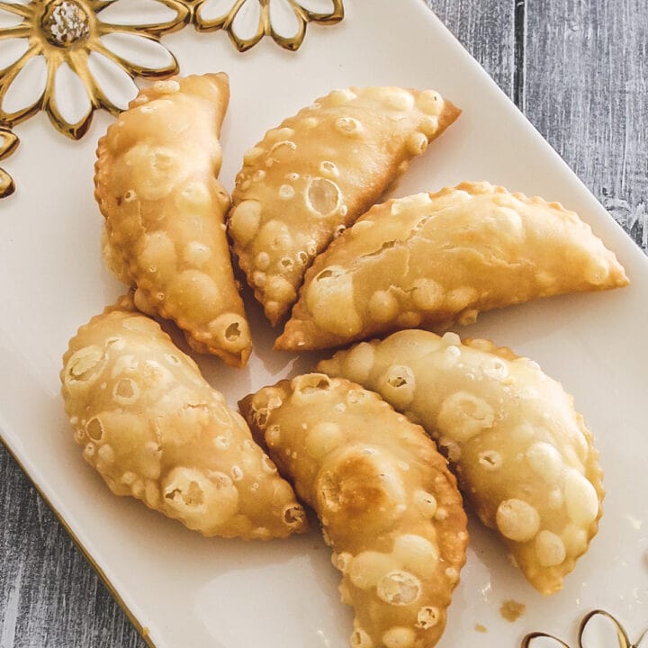 Karanji Recipe (Maharashtrian) - Spice Up The Curry