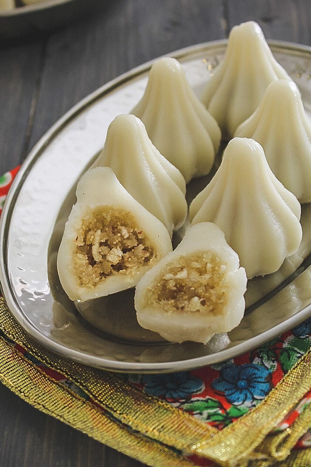 Ukadiche Modak Recipe (Steamed Modak) - Spice Up The Curry