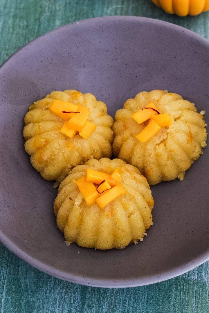 Mango Halwa Recipe (Mango Sheera) - Spice Up The Curry