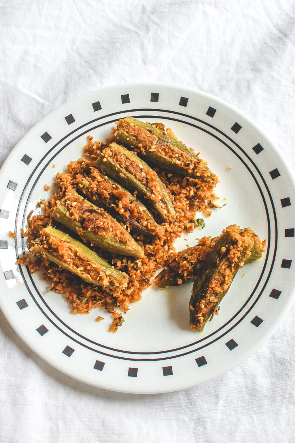 Stuffed Okra (Bharwa Bhindi Recipe) - Spice Up The Curry