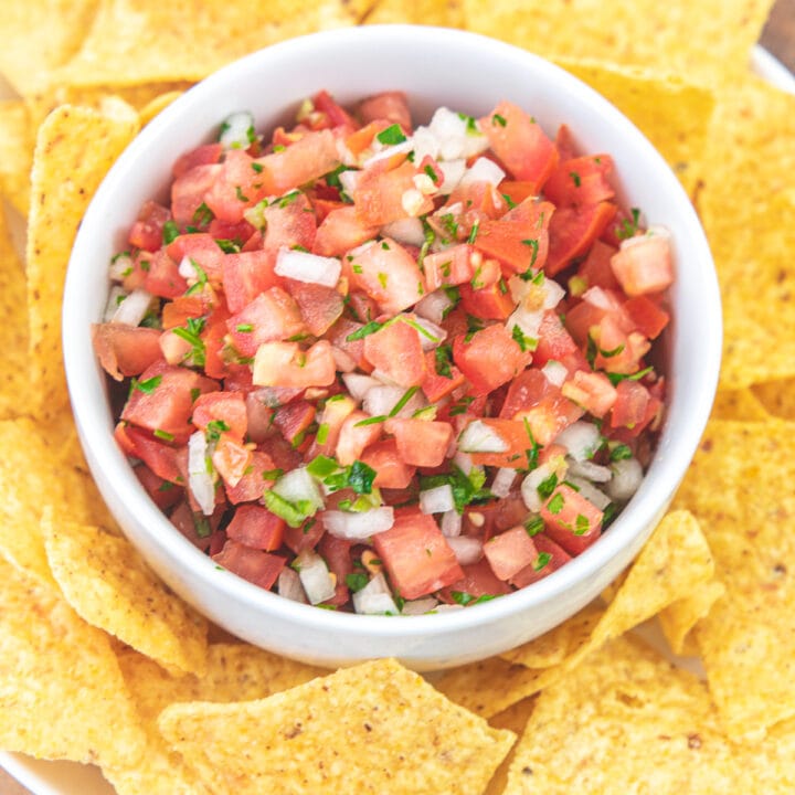 Pico De Gallo (Salsa Fresca Recipe) - Spice Up The Curry