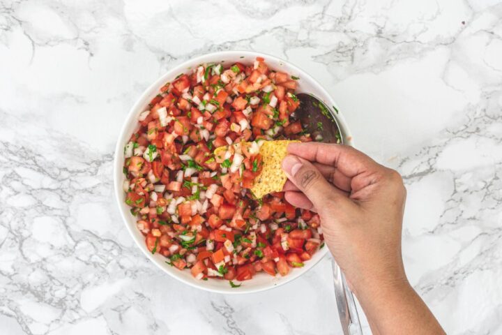 Pico De Gallo (Salsa Fresca Recipe) - Spice Up The Curry